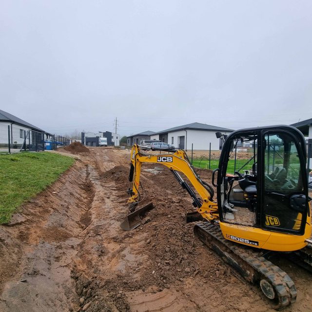 Šlaitų formavimas - Žemės kasimo darbai ir krovinių pervežimas ...